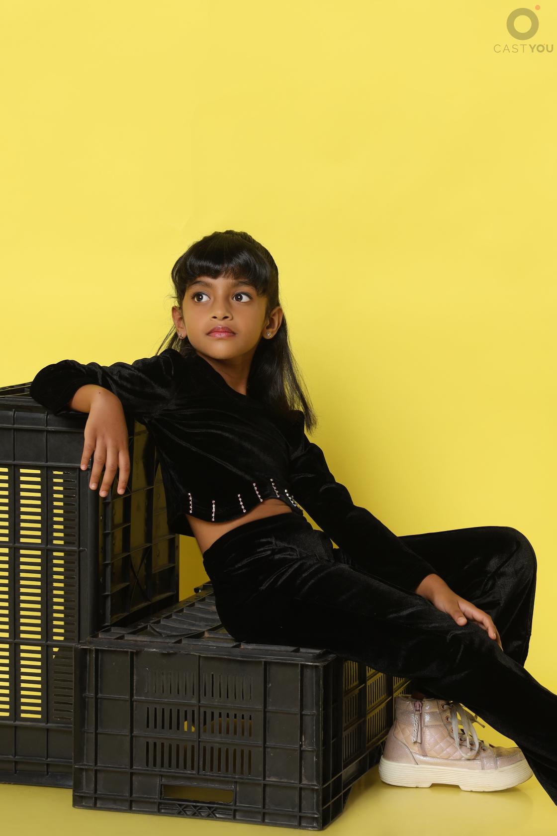 Laxin Riya - CastYou