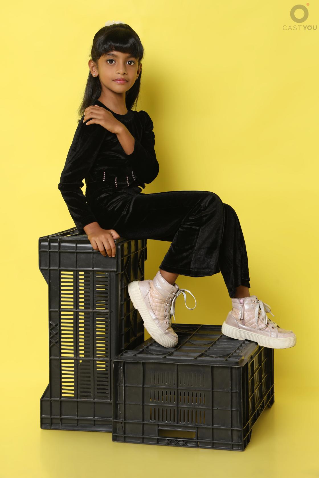 Laxin Riya - CastYou
